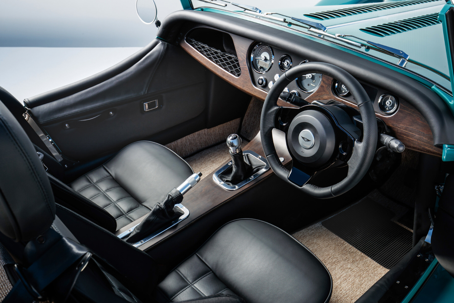 PLUS FOUR | 株式会社オートプレステージ